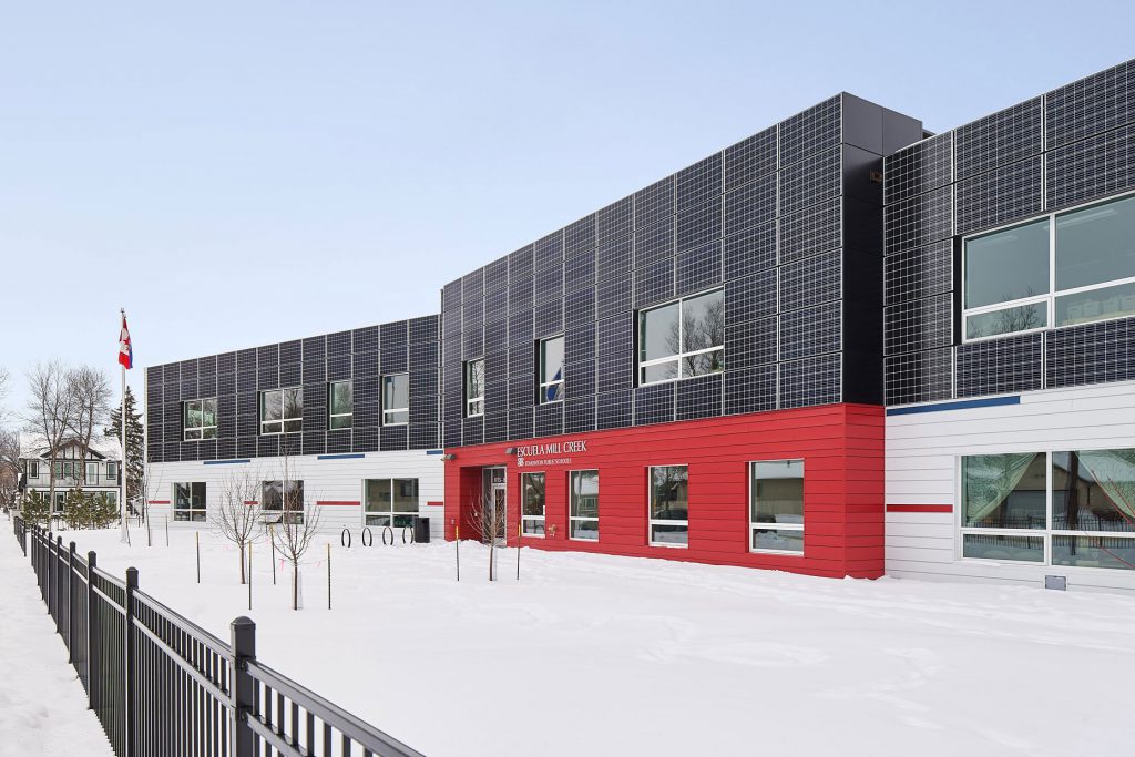 BIPV ventilated facade renovation project in Canada | metsolar.eu
