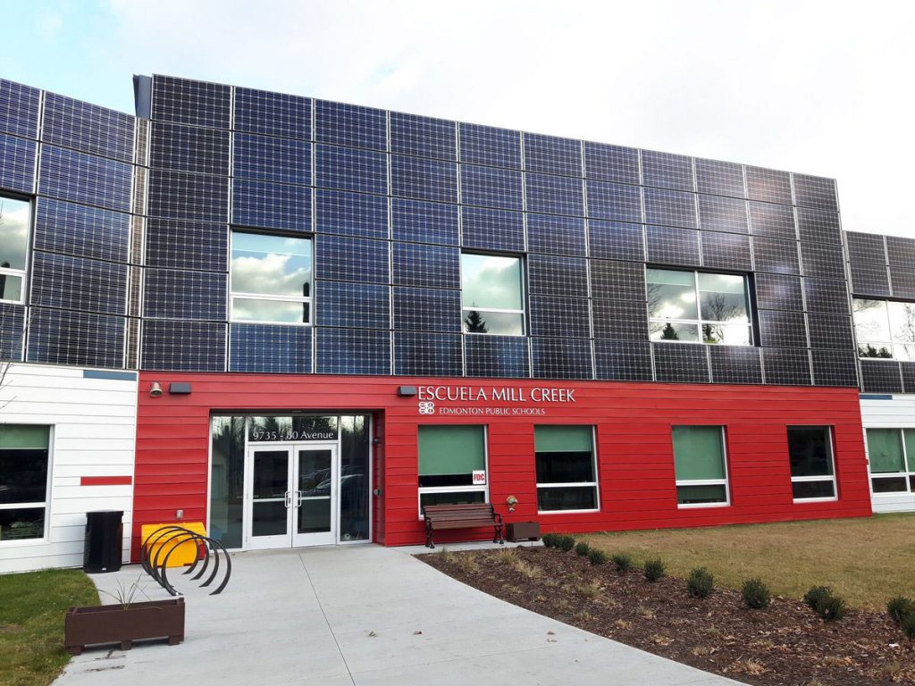 BIPV photovoltaic facade systems | metsolar.eu