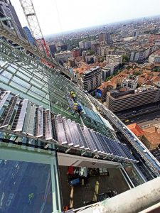 Unipol Tower in Milan - Powered by Glass Glass Solar Louvres